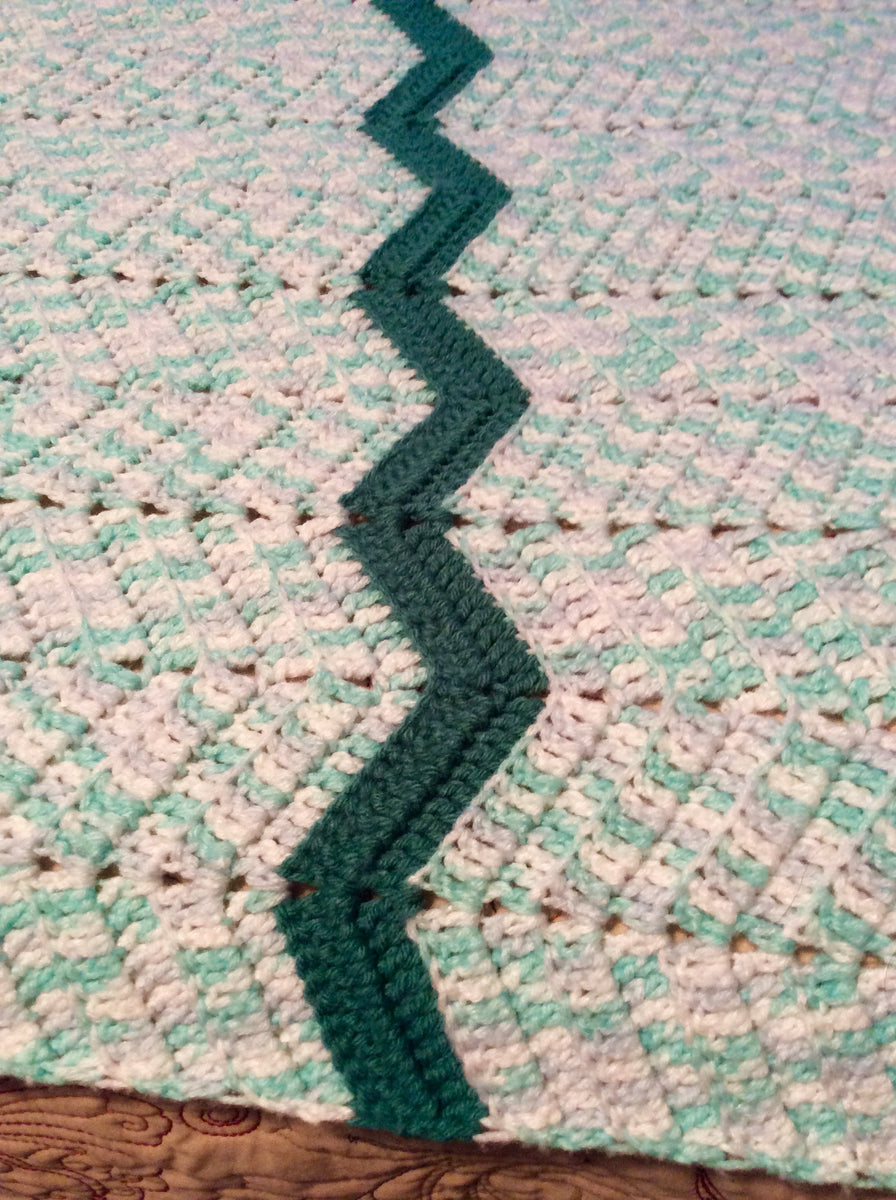 Queen Sized Afghan Green Zig-Zag – OBX Crafted - This and That & The ...